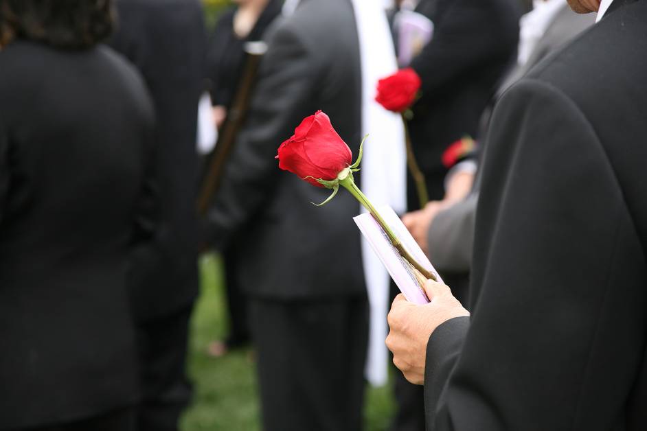 Oraison funèbre : trouver les mots justes lors d’un enterrement